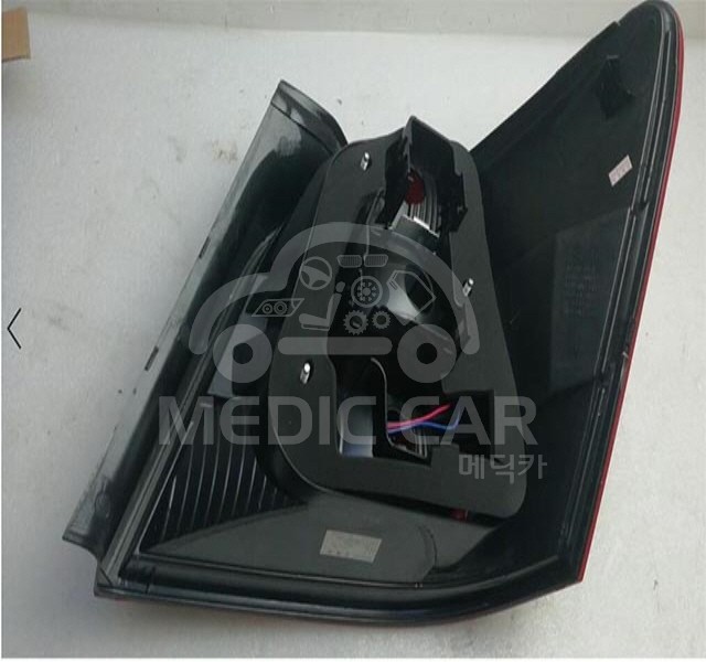벤츠 GLK220 후미등 LED 2048202564 12 > GLK클래스[1세대][X204][09~15] | 수입차중고부품 ...